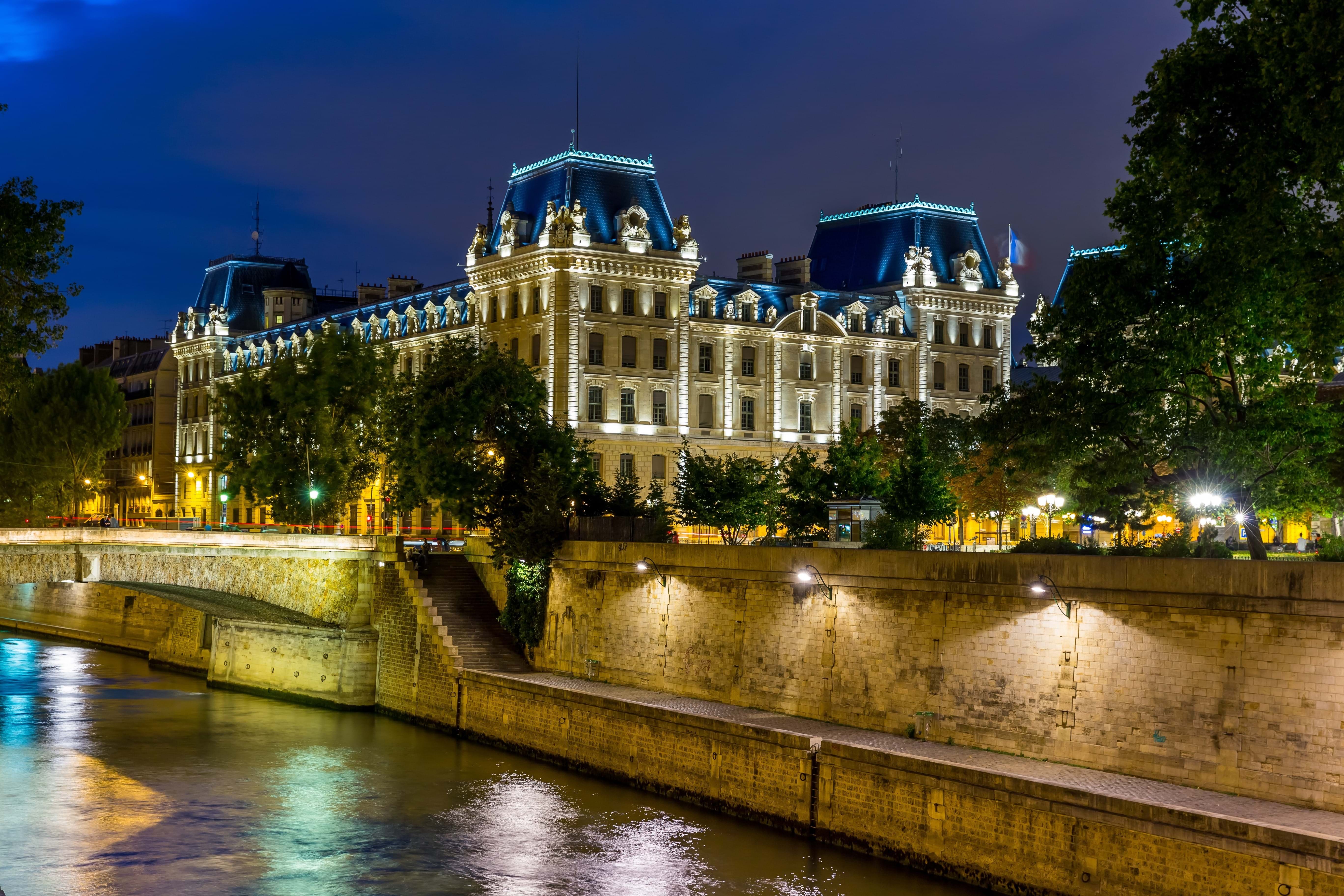 Paris Ghost Tour - Haunted Tours - City Wonders
