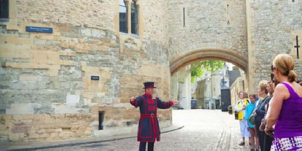 Tower of London Beefeater Tour - Top Rated Tours - City Wonders
