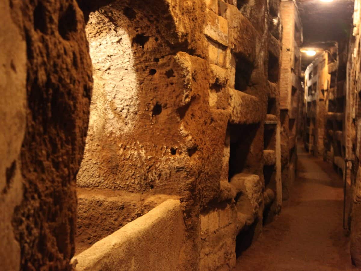 Crypts & Catacombs Guided Evening Tour - City Wonders