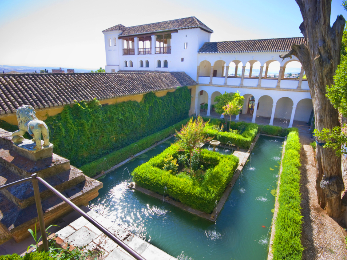 Explore Alhambra with Nasrid Palaces: Expert Guided Tour in Granada ...