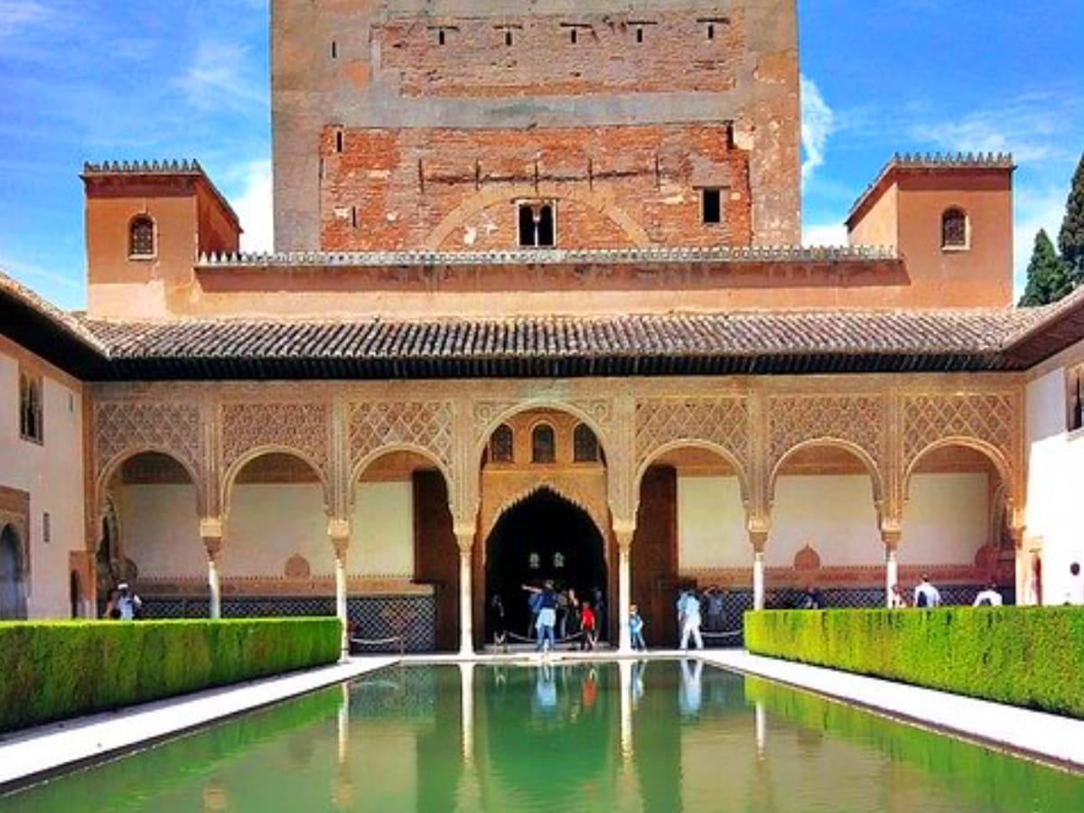 Explore Alhambra with Nasrid Palaces: Expert Guided Tour in Granada ...