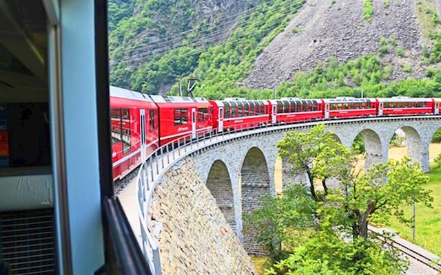 Train Milan St Moritz