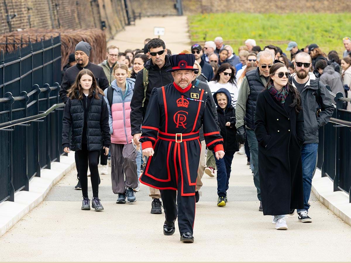Changing of the Guard & Tower of London Guided Tour | Exclusive ...